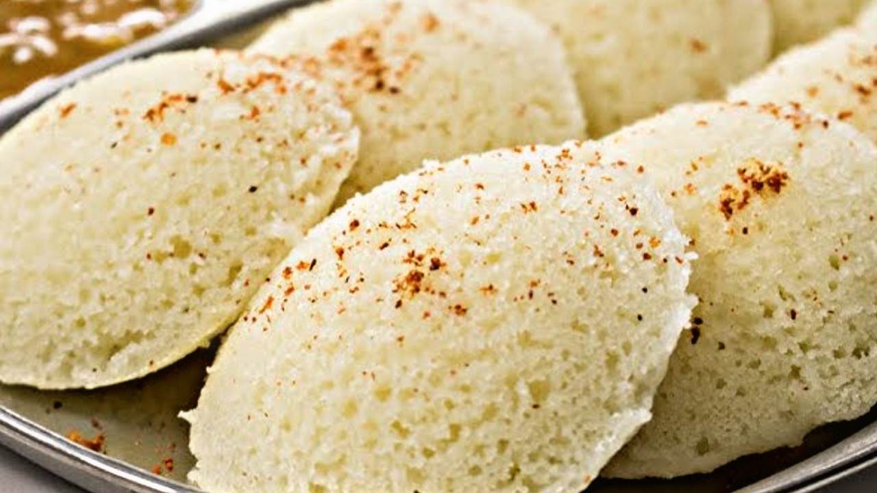 Instant Suji Idli: Make delicious idlis at home in minutes using semolina